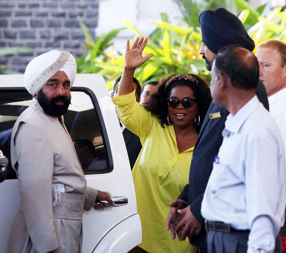 oprah-india-waving – ThatPlum.com
